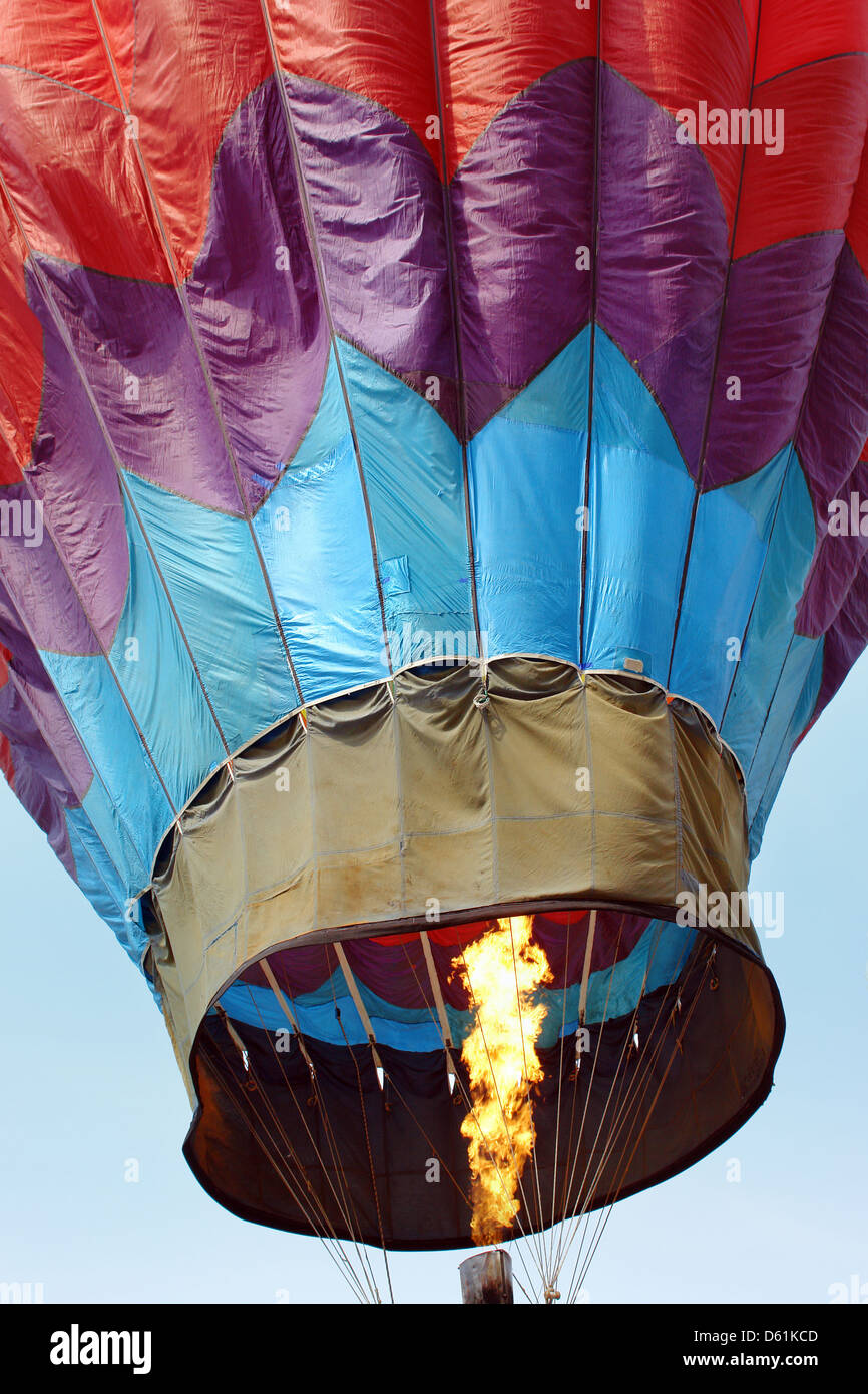 Colorful hot air balloon hi-res stock photography and images - Alamy