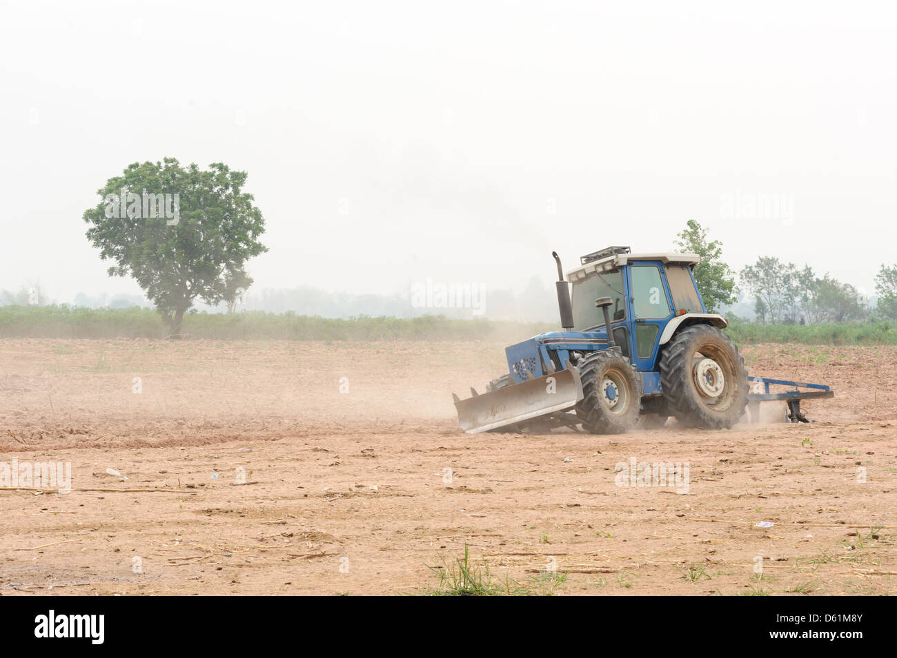 Farming small tractor and trailer hi-res stock photography and images ...