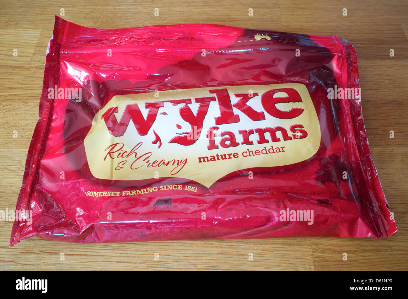 Wyke farms mature cheddar cheese Stock Photo - Alamy