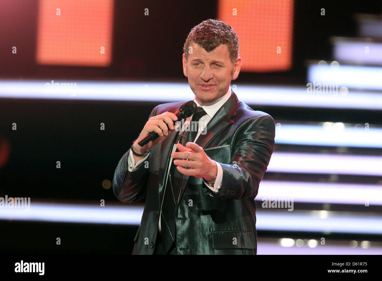 Argentian-Italian folk singer Semino Rossi performs on stage during the ...
