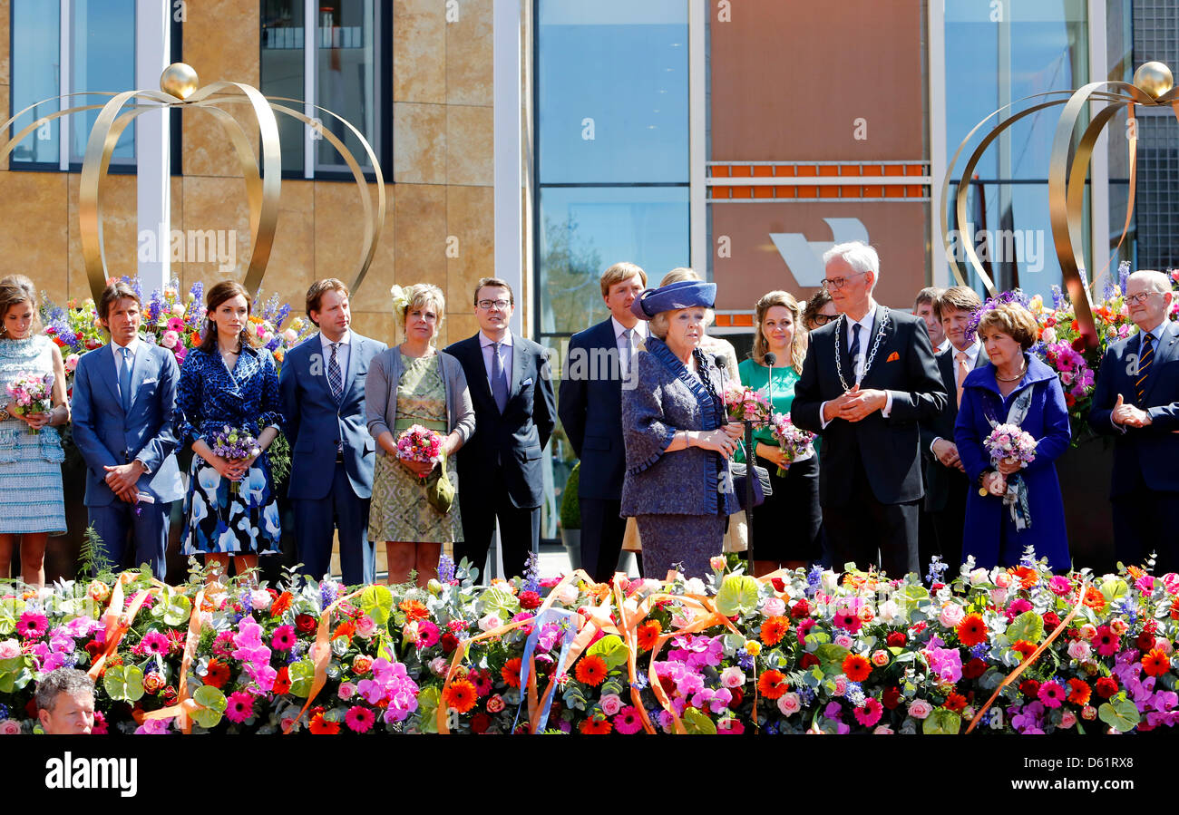 Dutch Queen Beatrix (C) and members of the royal family during the ...