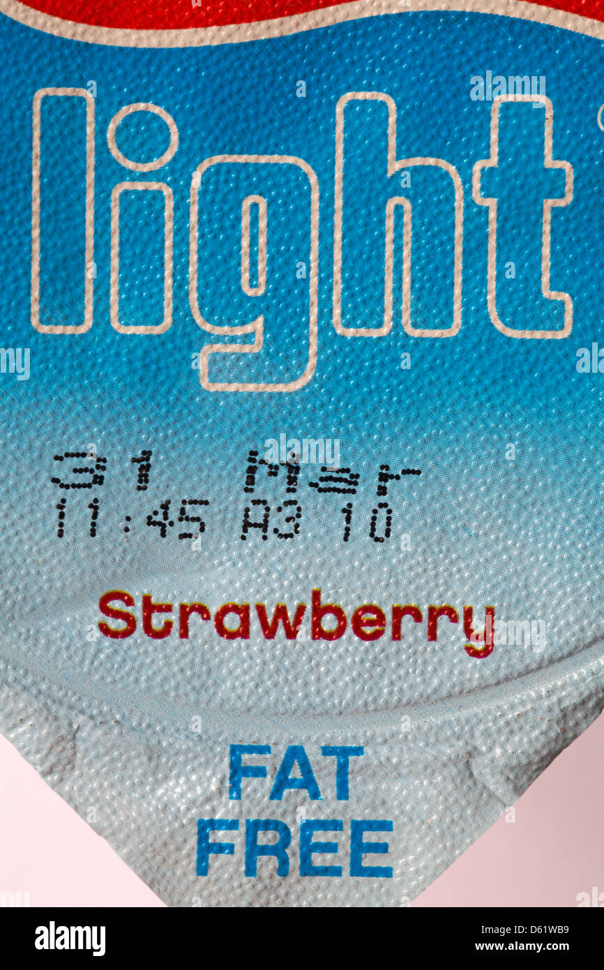 Muller light strawberry fat free yogurt lid - Mullerlight strawberry ...