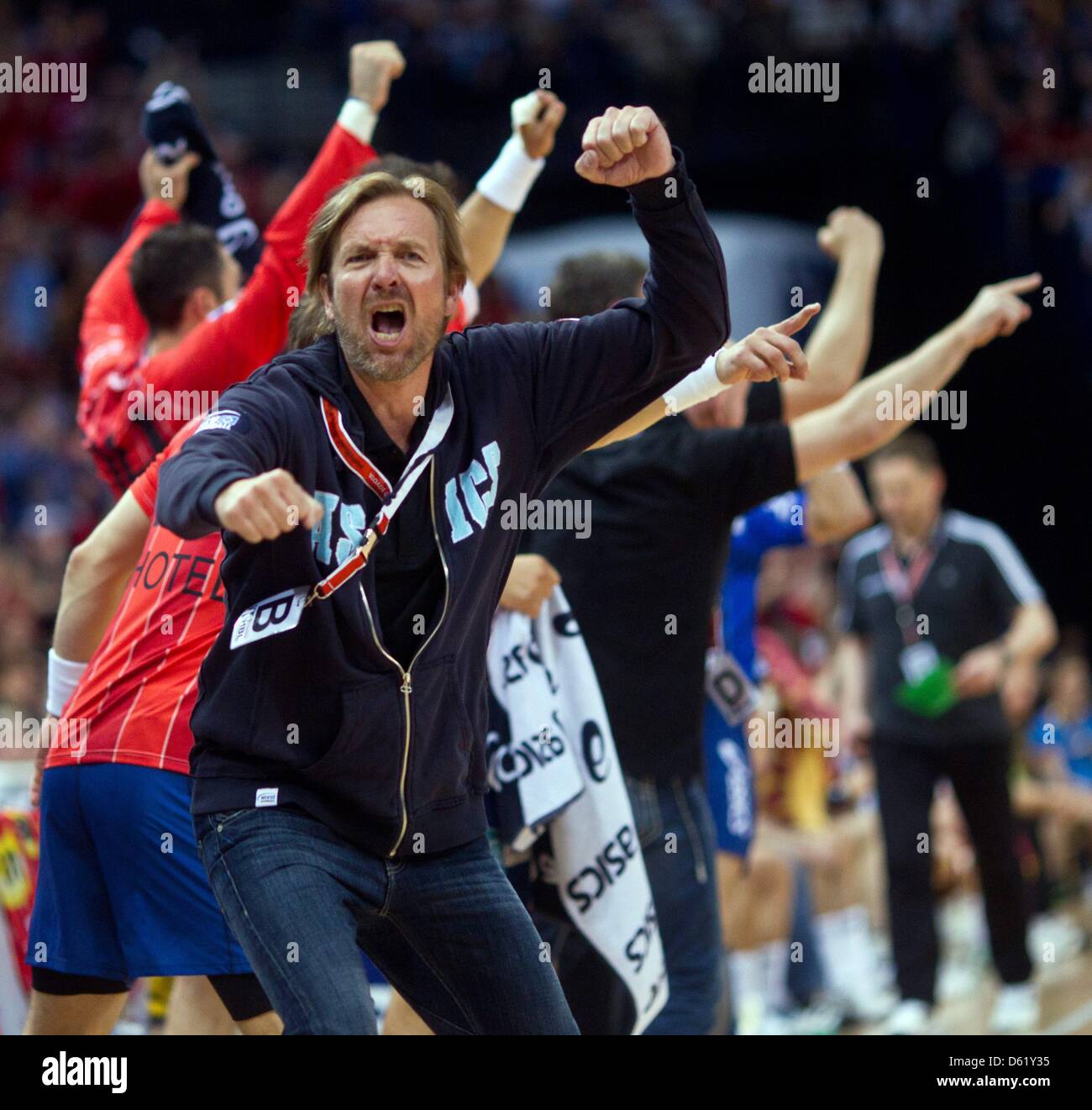 Hamburg's head coach Martin Schwalb is pictured at the sidelines during ...