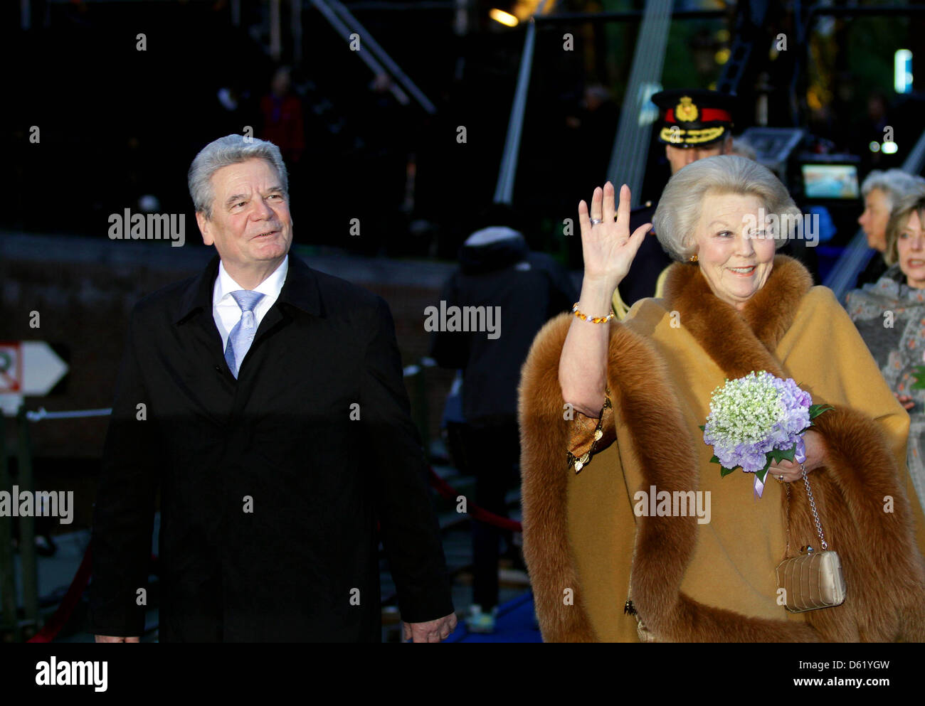 German President Joachim Gauck (L-R) and Queen Beatrix attend the ...