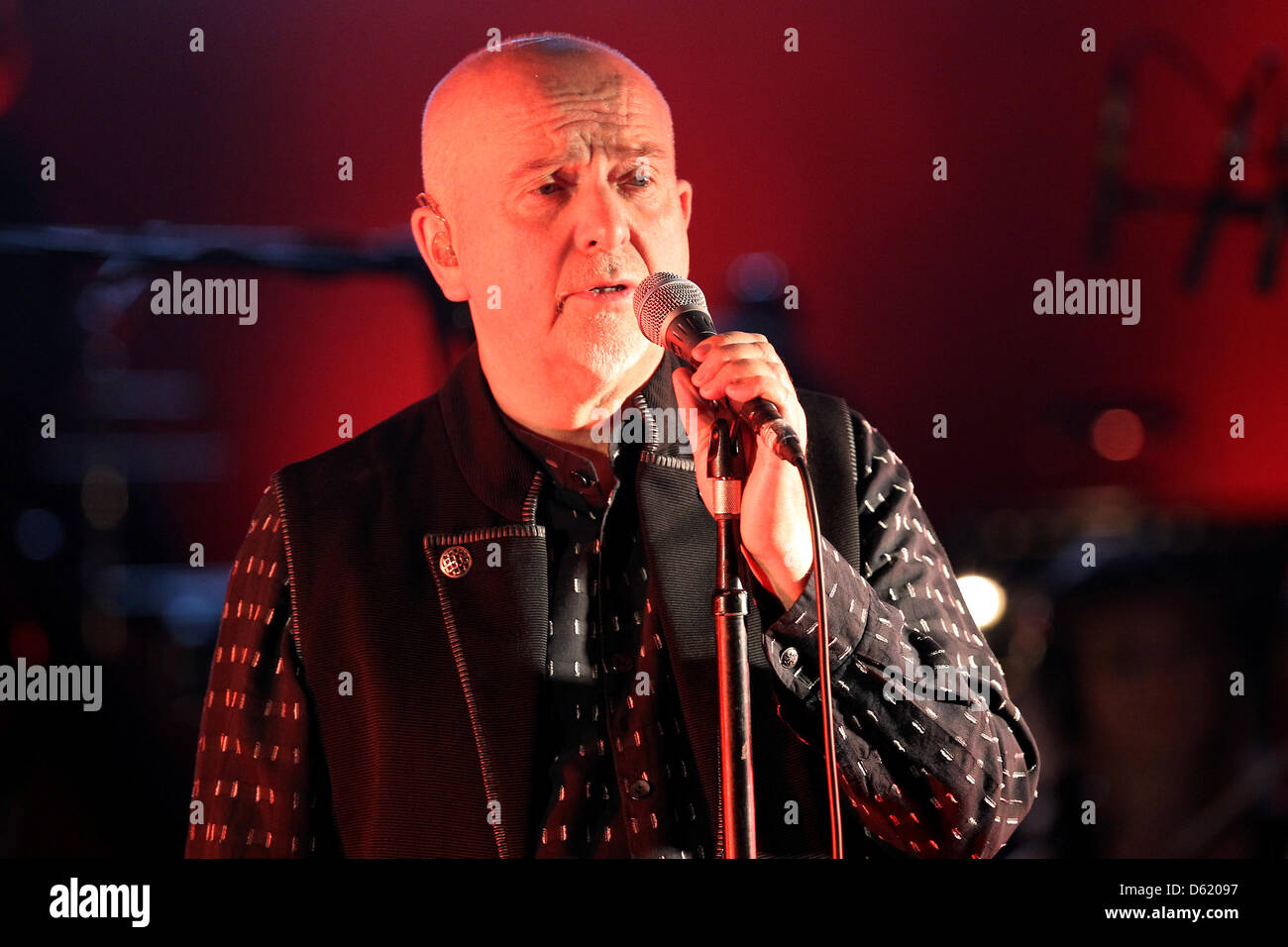 Musician peter gabriel hi-res stock photography and images - Alamy
