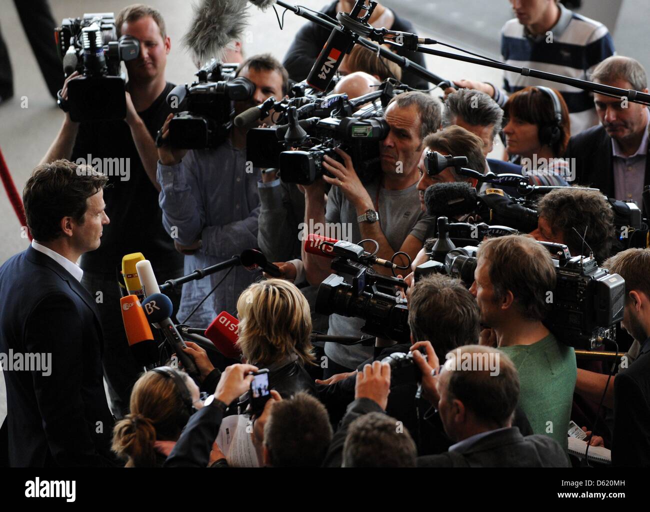 Oliver bierhoff l hi-res stock photography and images - Alamy