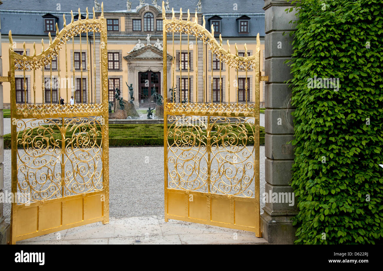 View of the newly restaured gilded gate of Herrenhausen Gardens in ...