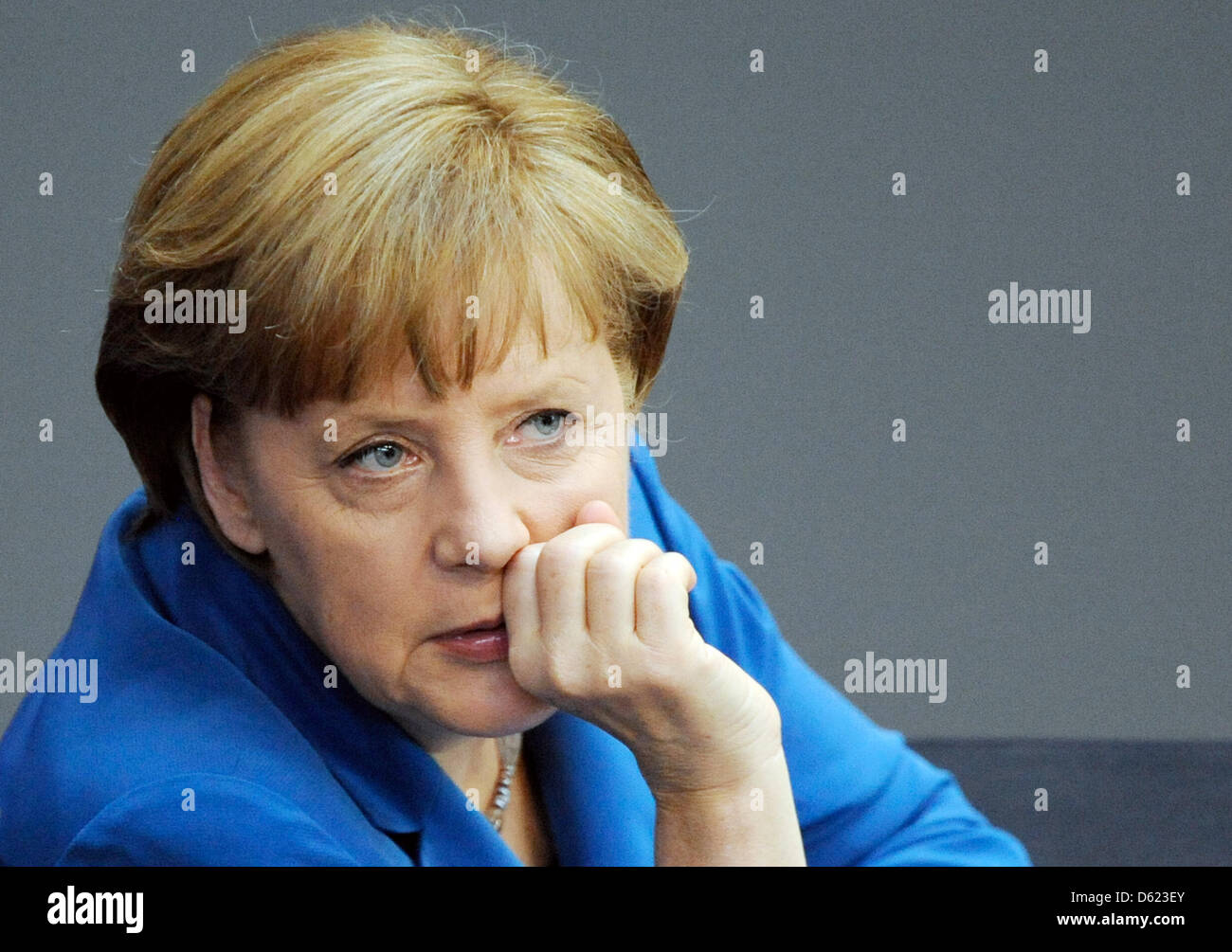The bundestag session hi-res stock photography and images - Alamy