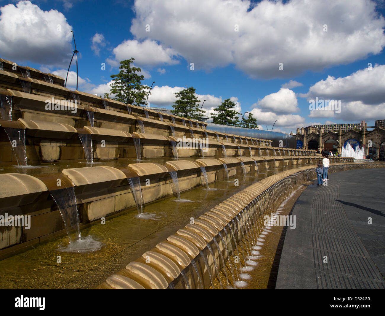 Sheffield Station with the Cutting Edge water feature and fountains in ...