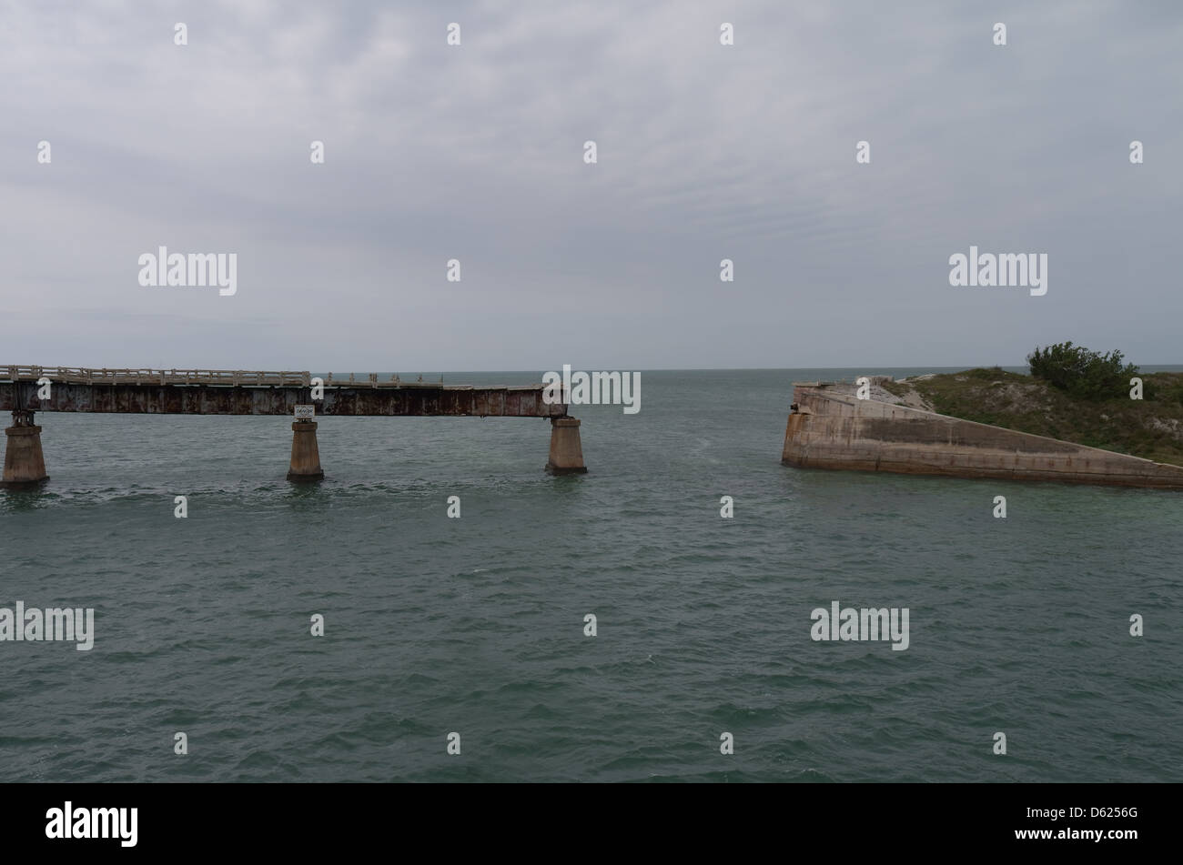 Portion of "Overseas Railroad" bridges in Florida Keys Stock Photo - Alamy