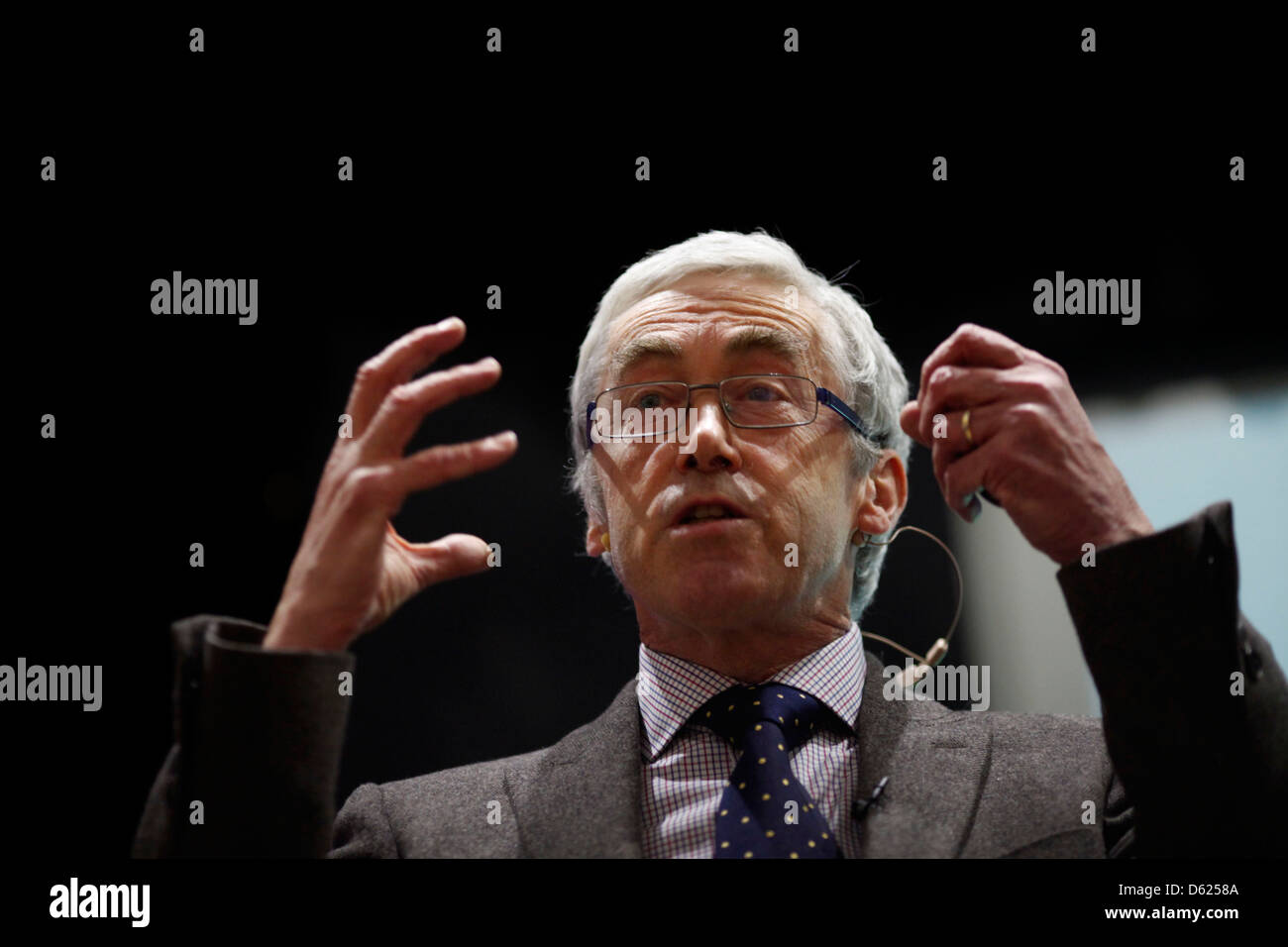 Professor Paul De Grauwe delivers a speech at LSE Stock Photo - Alamy