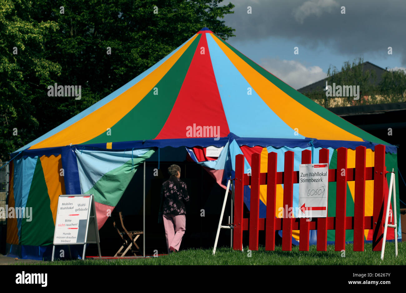 Voting tent hi-res stock photography and images - Alamy
