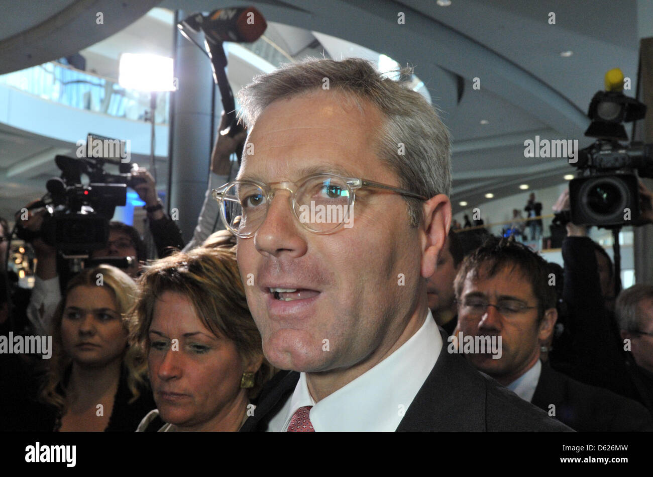 Top candidate of the CDU Norbert Roettgen enters the state parliament ...