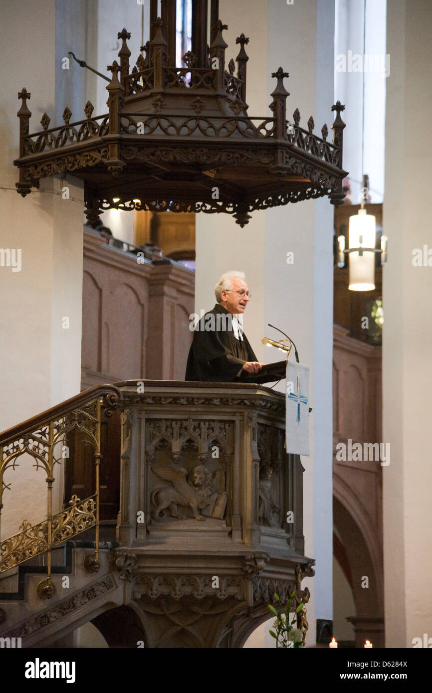 Pastor of the St. Thomas Church of Leipzig, Germany welcomes audience ...