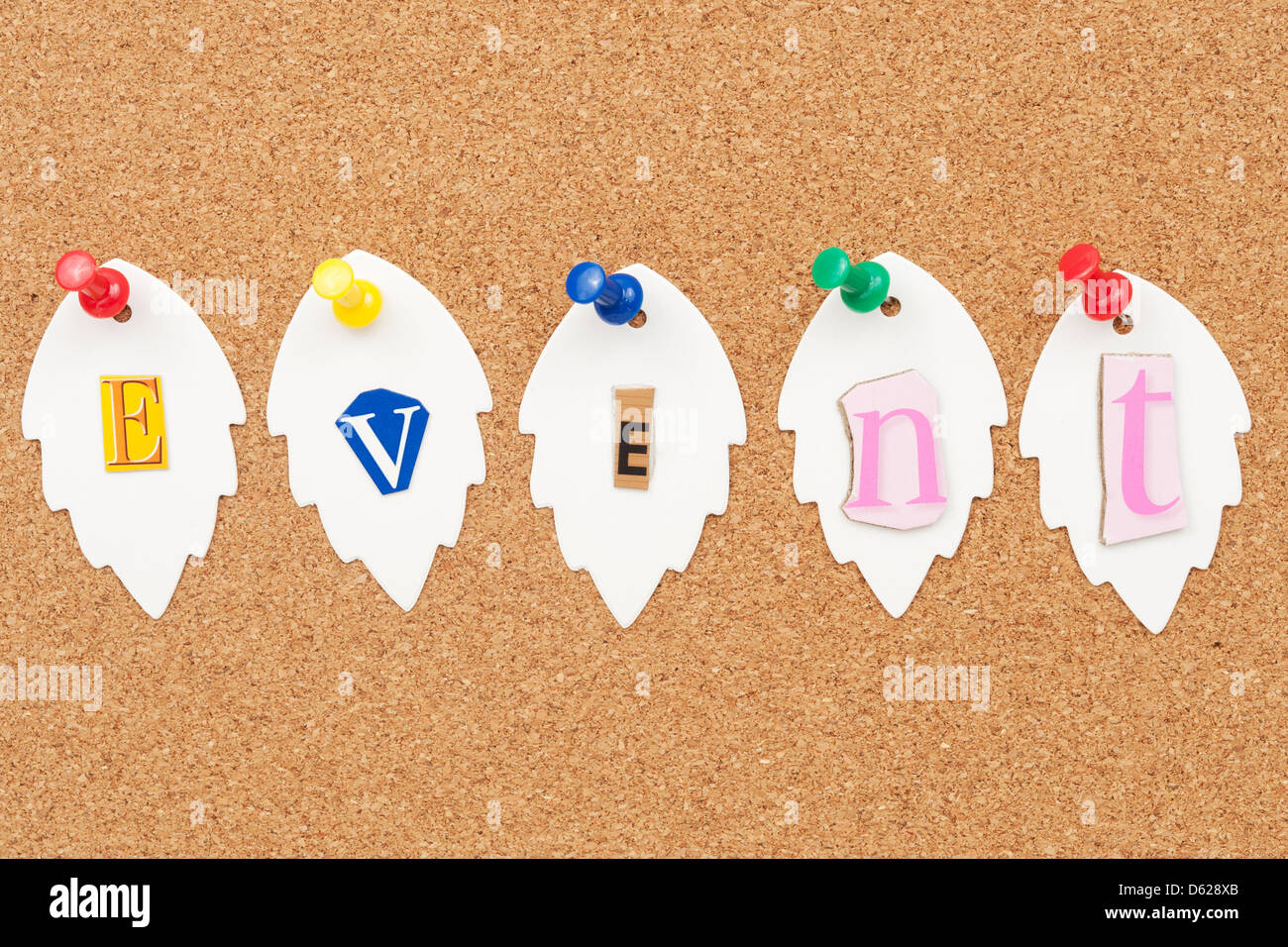 Blank notice pinned board hi-res stock photography and images - Alamy