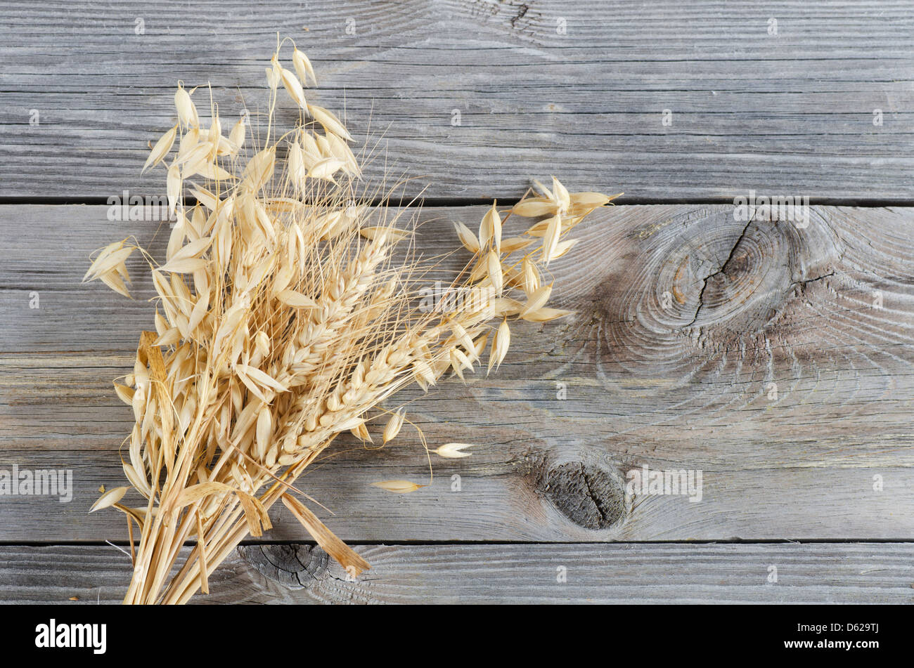 Oats Border over wooden background Stock Photo - Alamy