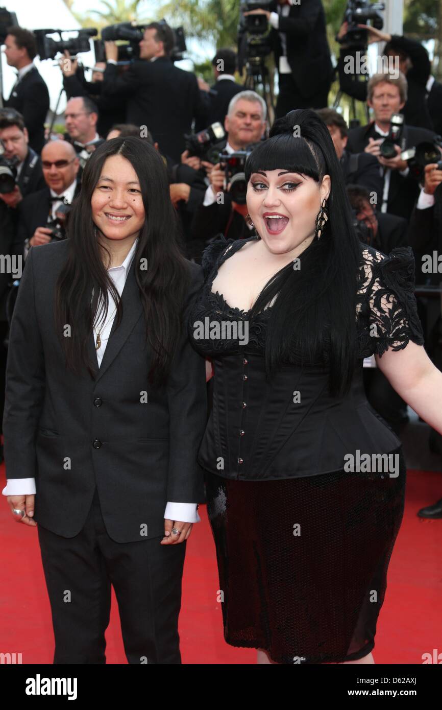 Singer beth ditto girlfriend kristin hi-res stock photography and ...