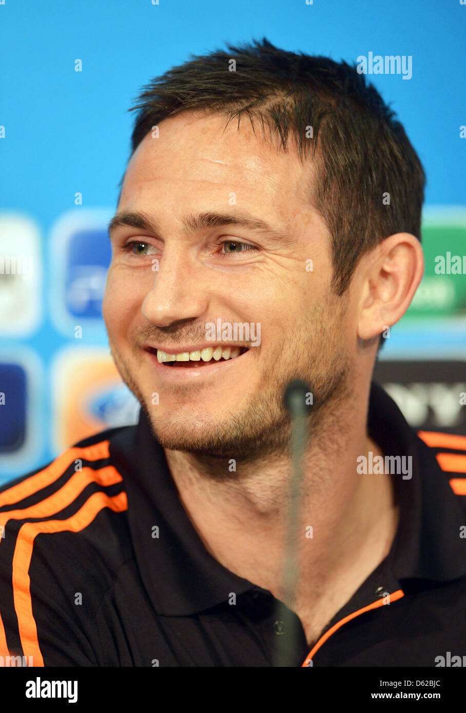 Frank lampard press conference hi-res stock photography and images - Alamy