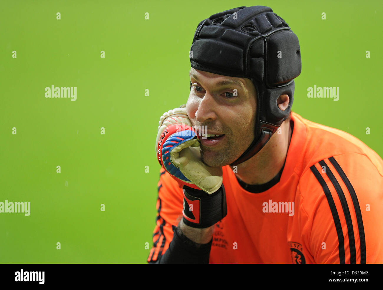 Chelsea's goalkeeper Petr Cech gestures during their team's training ...