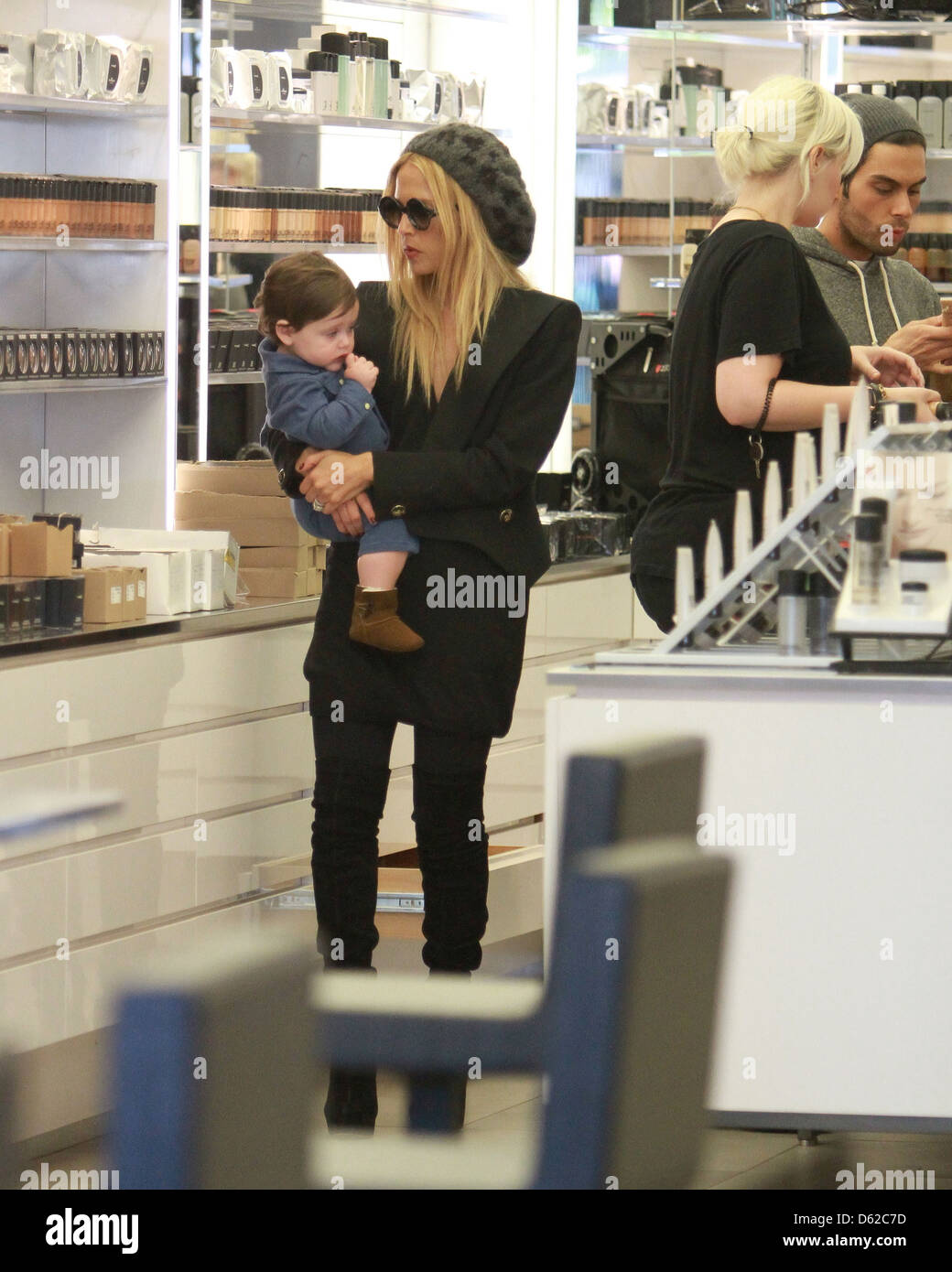 Rachel Zoe and her son Skyler going shopping with Joey Maalouf for ...