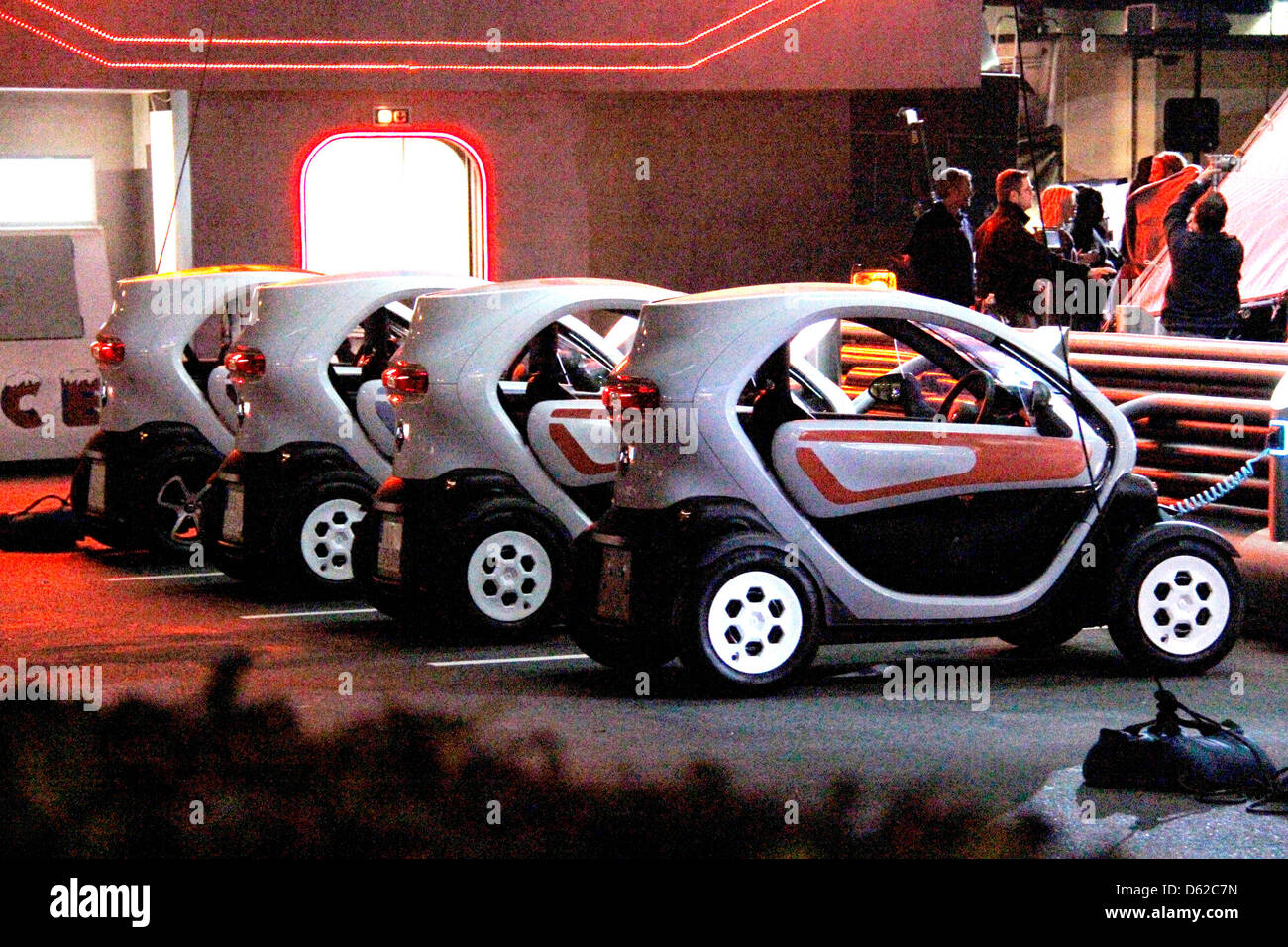 Atmosphere David Guetta and his wife Cathy Guetta film a car commercial ...