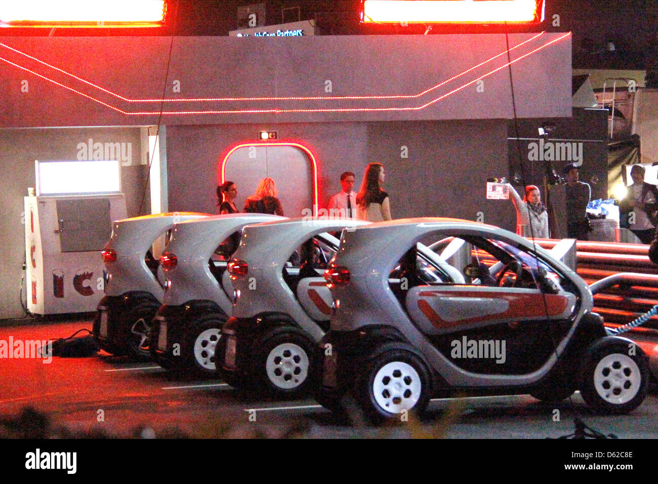 Atmosphere David Guetta and his wife Cathy Guetta film a car commercial ...