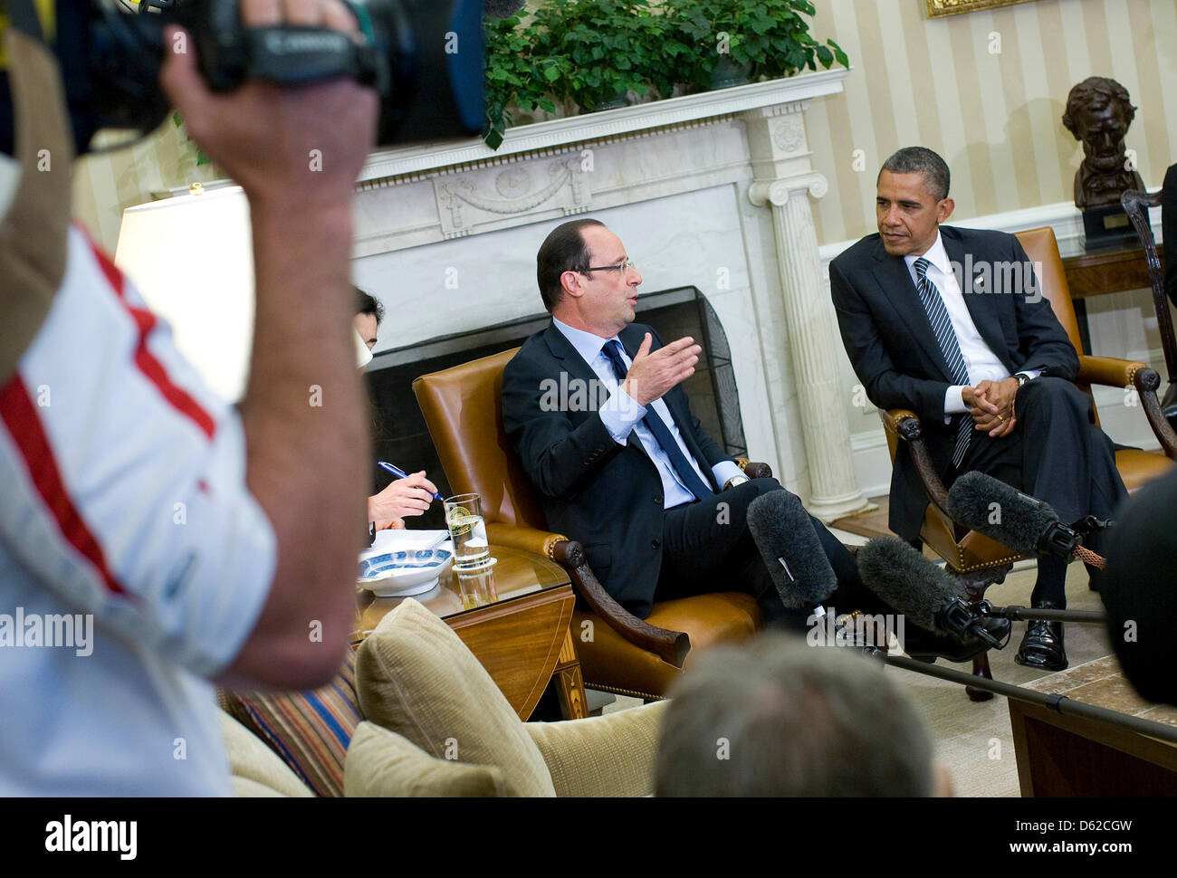 United States President Barack Obama meets newly elected President ...