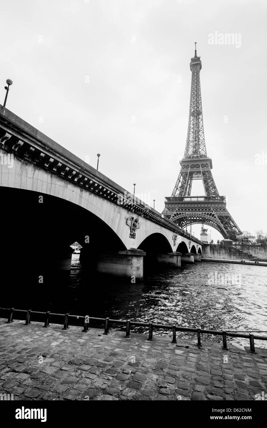Beautiful view eiffel bridge hi-res stock photography and images - Alamy