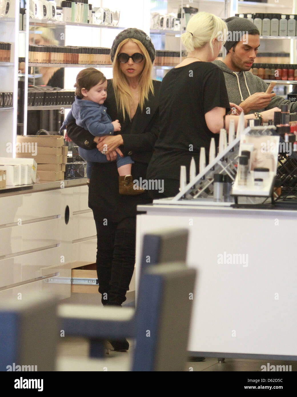 Rachel Zoe and her son Skyler going shopping with Joey Maalouf for ...
