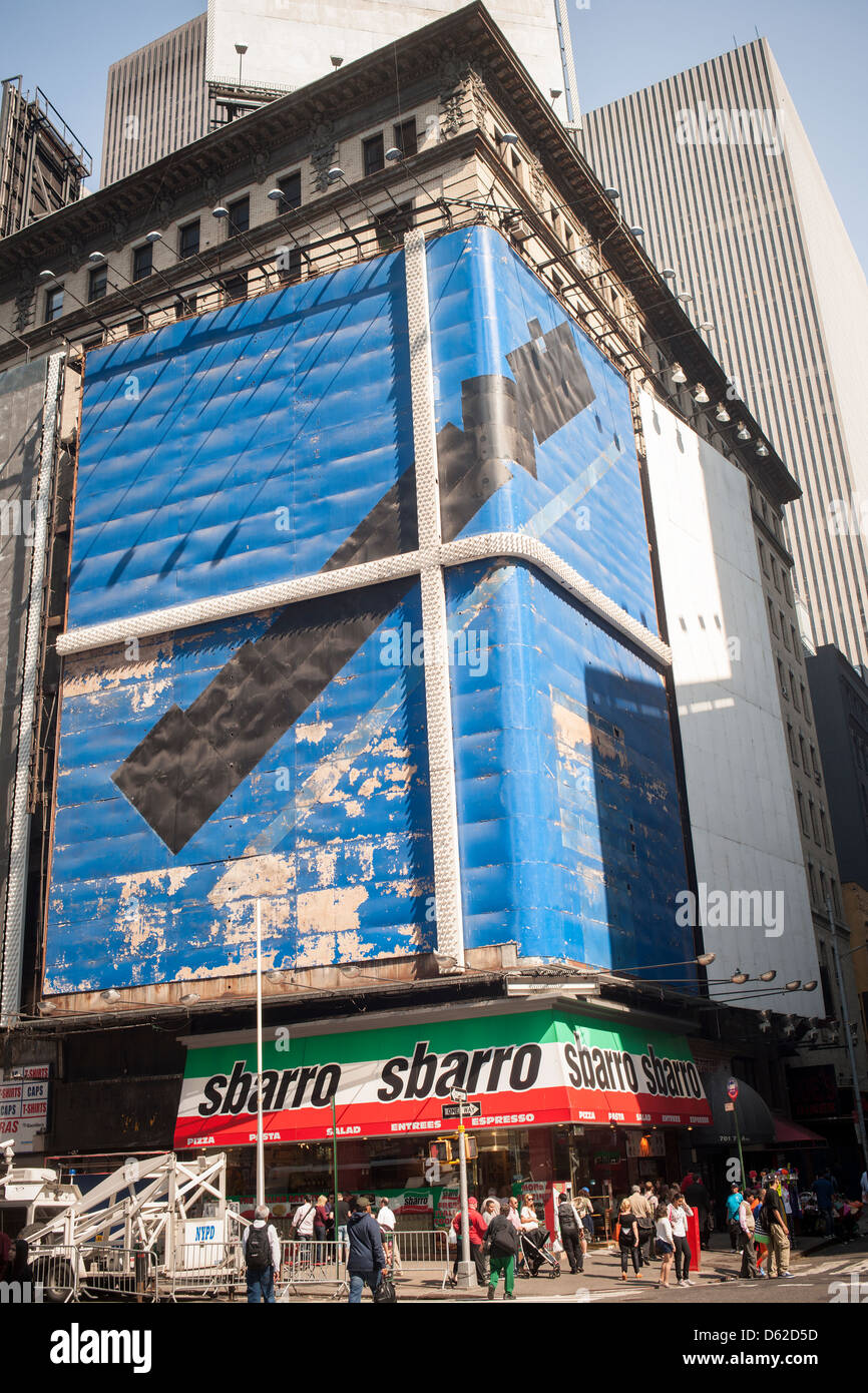 701 Seventh Avenue in Times Square in New York Stock Photo - Alamy