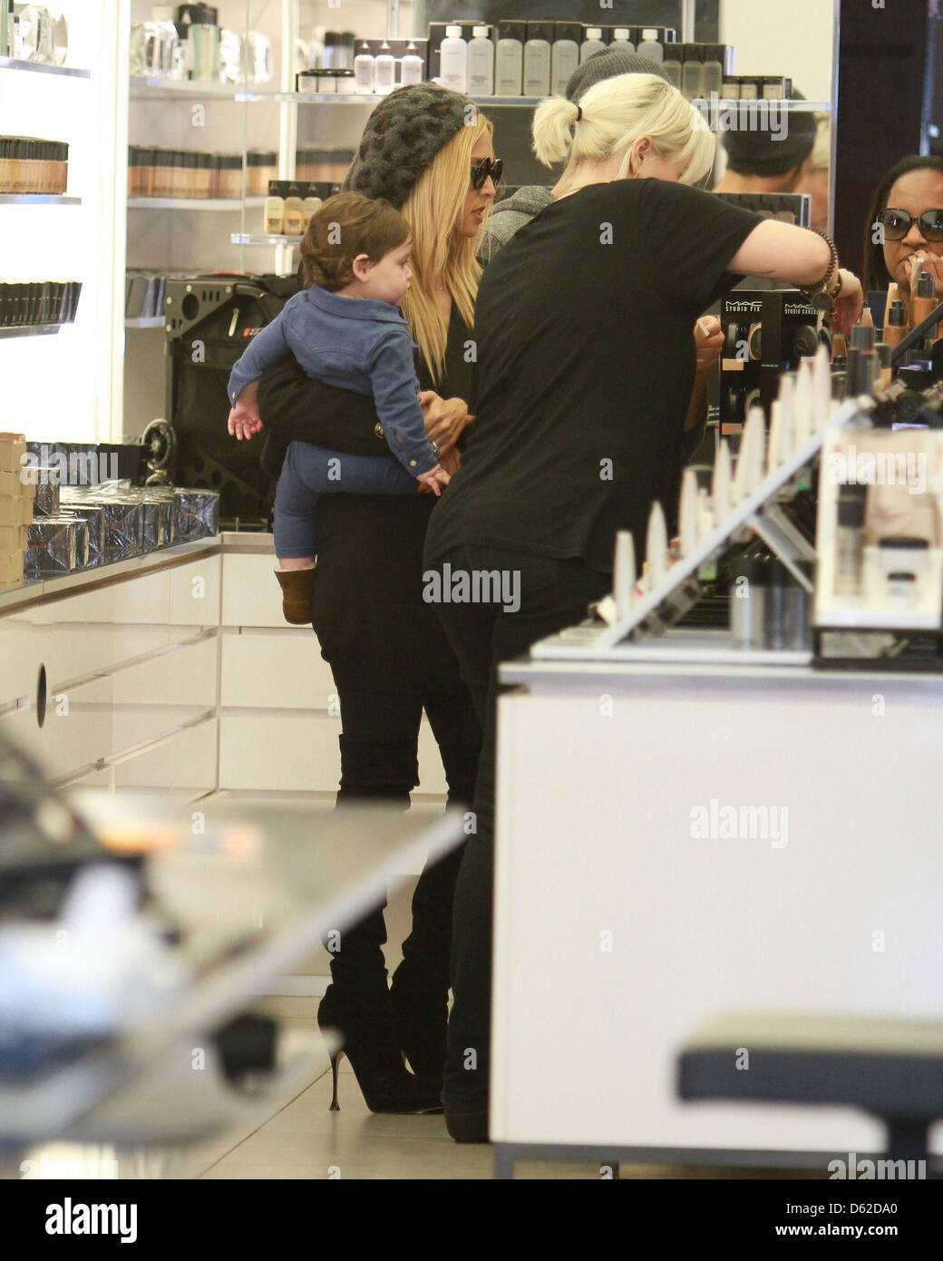 Rachel Zoe and her son Skyler going shopping with Joey Maalouf for ...
