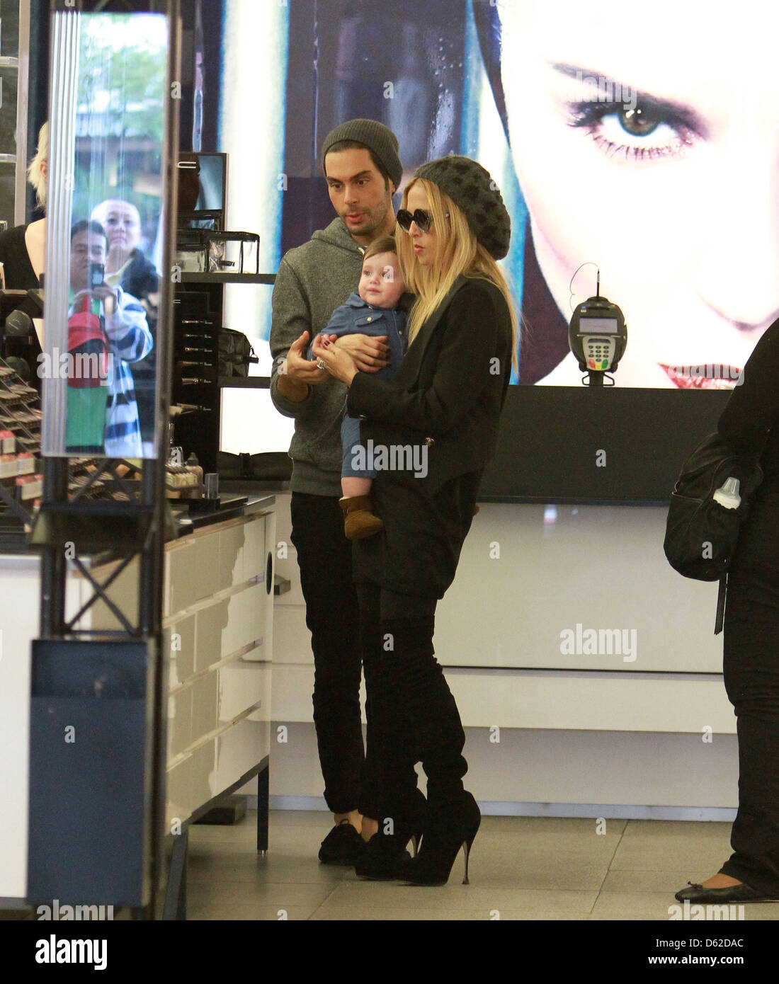 Rachel Zoe and her son Skyler going shopping with Joey Maalouf for ...