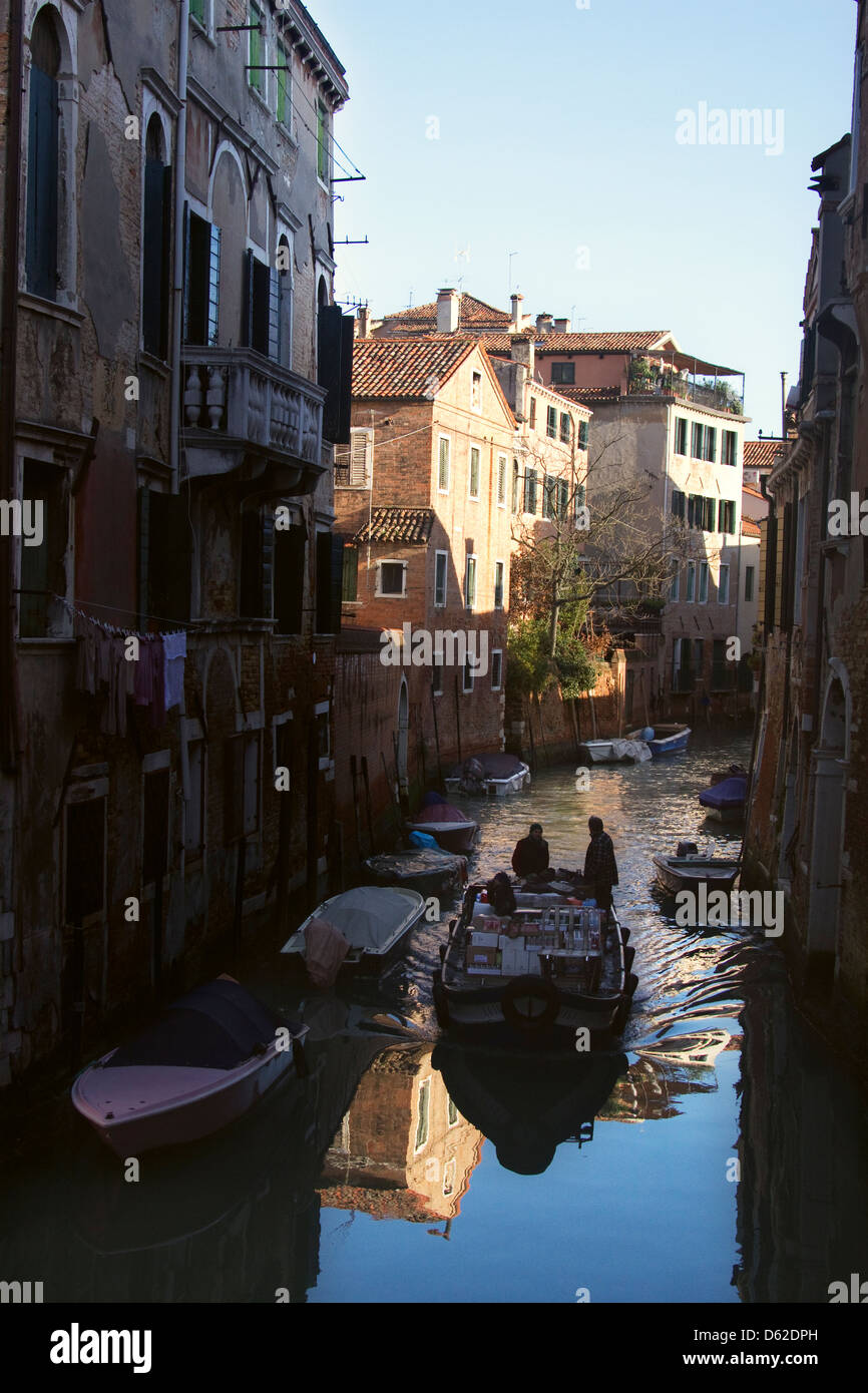 Italian boat man hi-res stock photography and images - Alamy