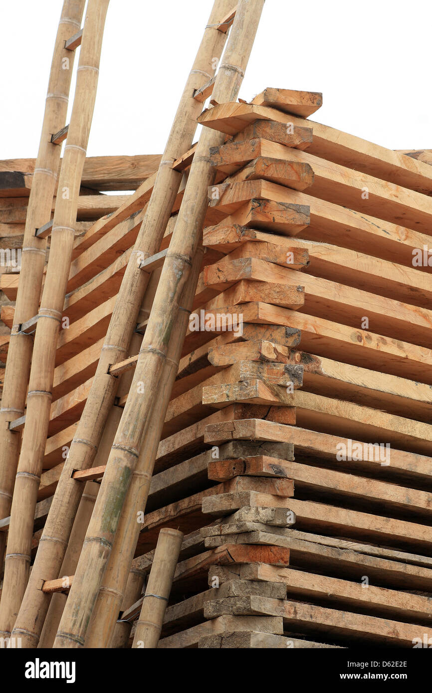 Bamboo ladders hi-res stock photography and images - Alamy