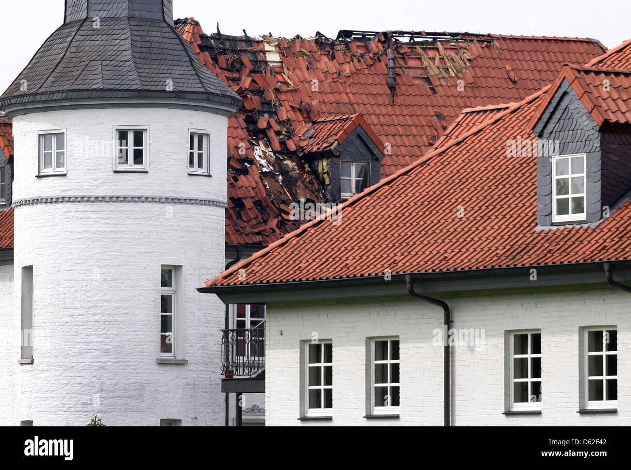 Dieprahm Palace after the roof truss caught fire near Kamp-Lintfort ...
