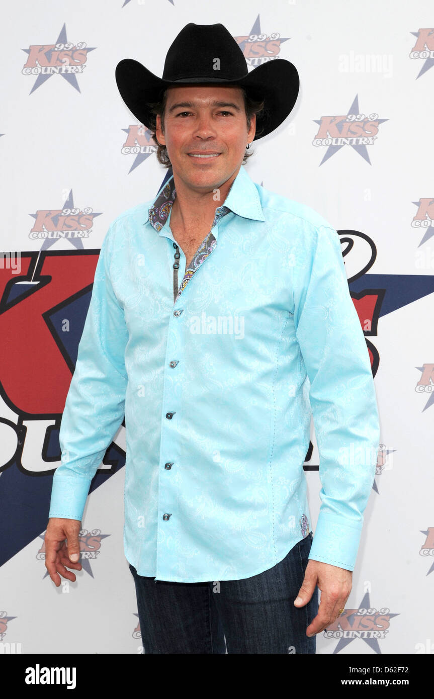 Clay walker hi-res stock photography and images - Alamy
