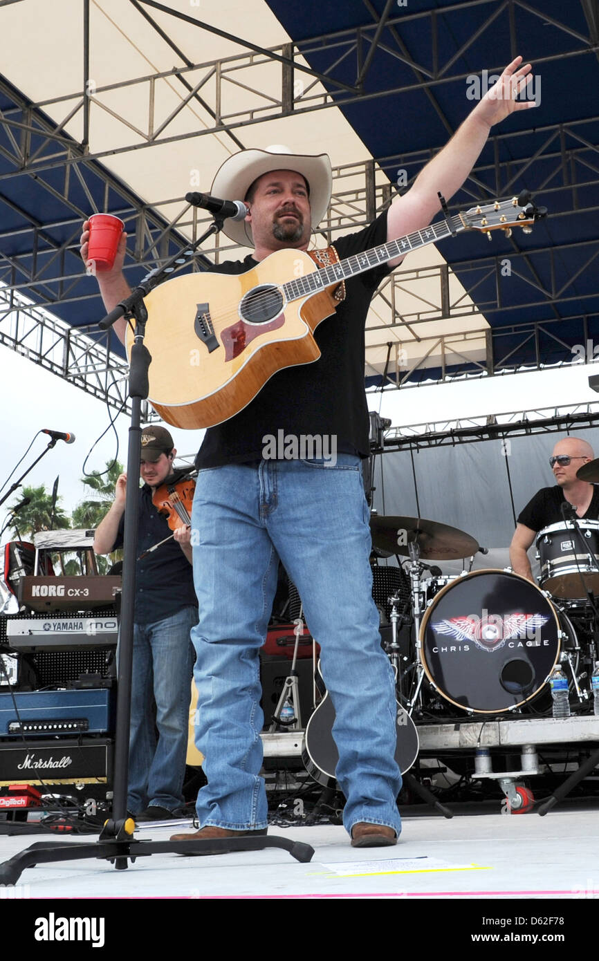 Chris Cagle performs at the Kiss Country Chilli Cookoff 2012 at CB ...