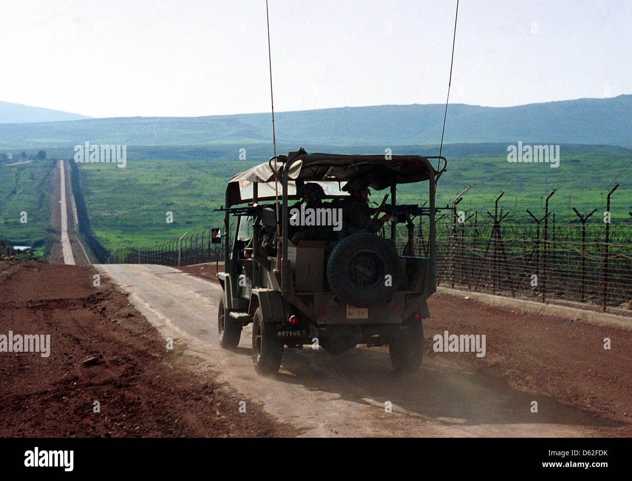 Idf border lebanon hi-res stock photography and images - Alamy
