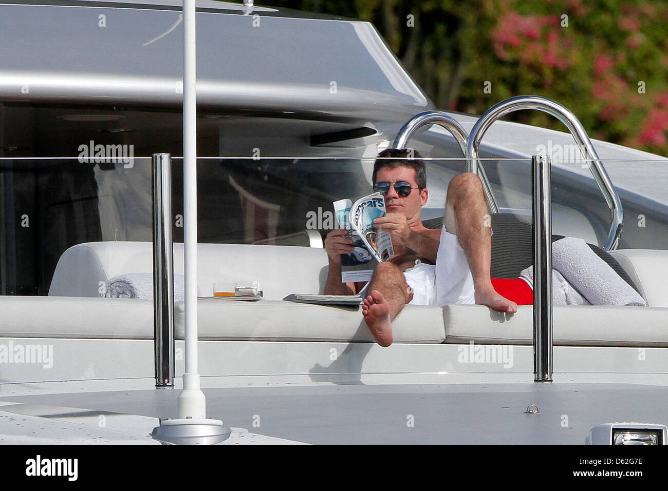 Simon Cowell relaxes on his yacht, 'Slipstream' on Saint-Barthelemy ...
