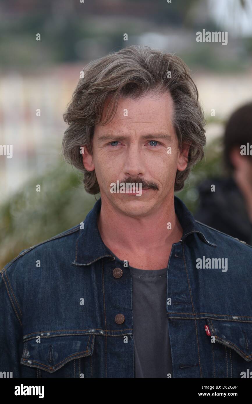 Actor Ben Mendelsohn poses at the photocall of "Killing Them Softly ...