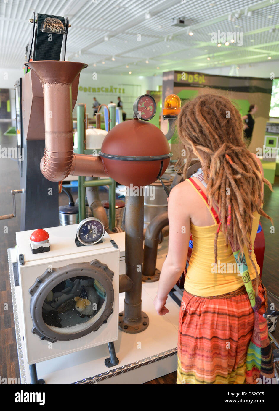 Intern Nicole of the Varusschlacht Museum drives the 'SoilMagicMachine ...