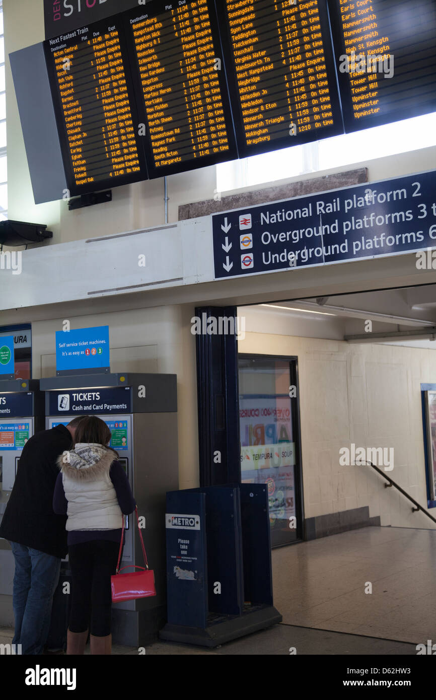 Richmond station london england hi-res stock photography and images - Alamy