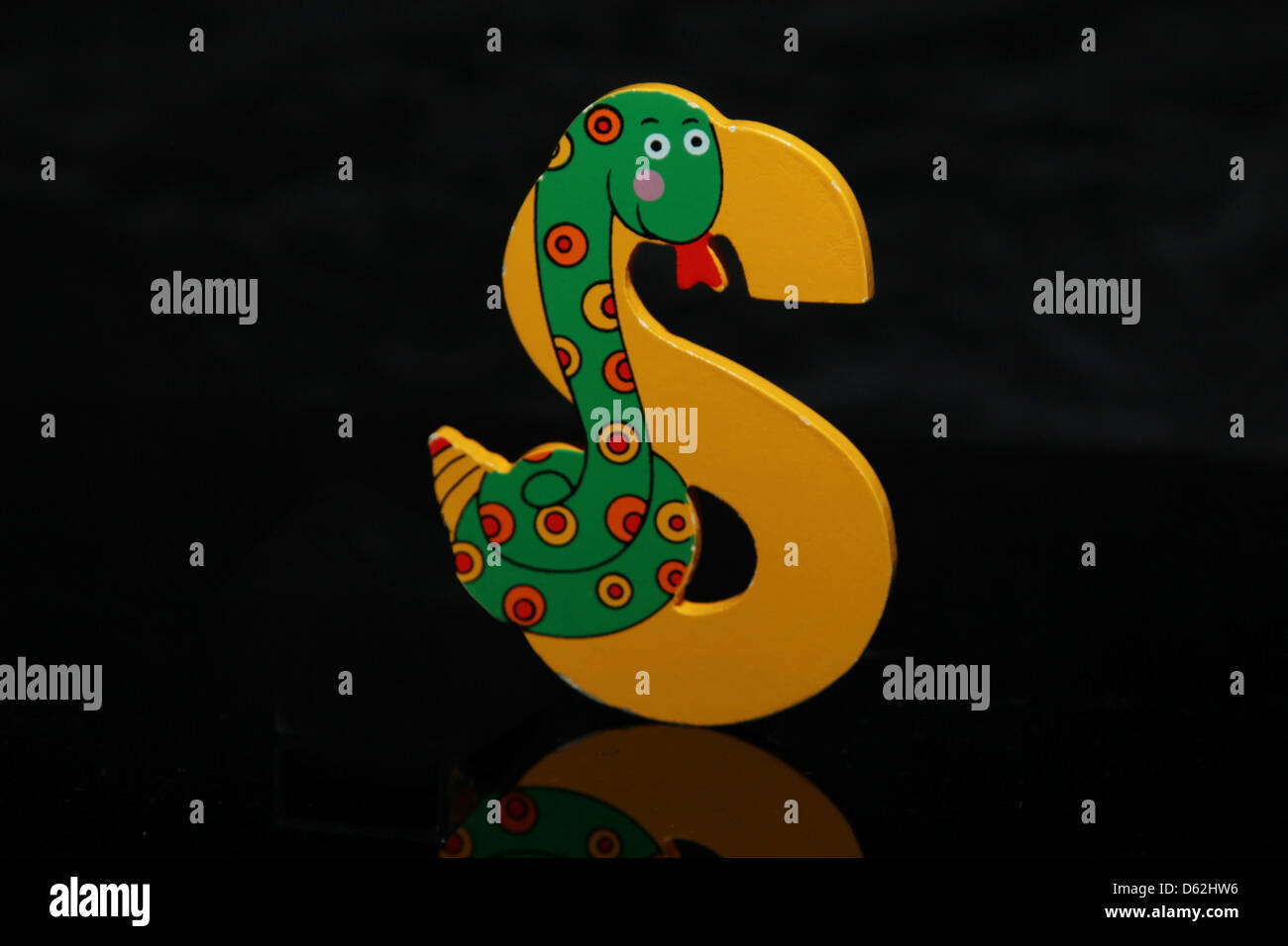 Letter snake hi-res stock photography and images - Alamy