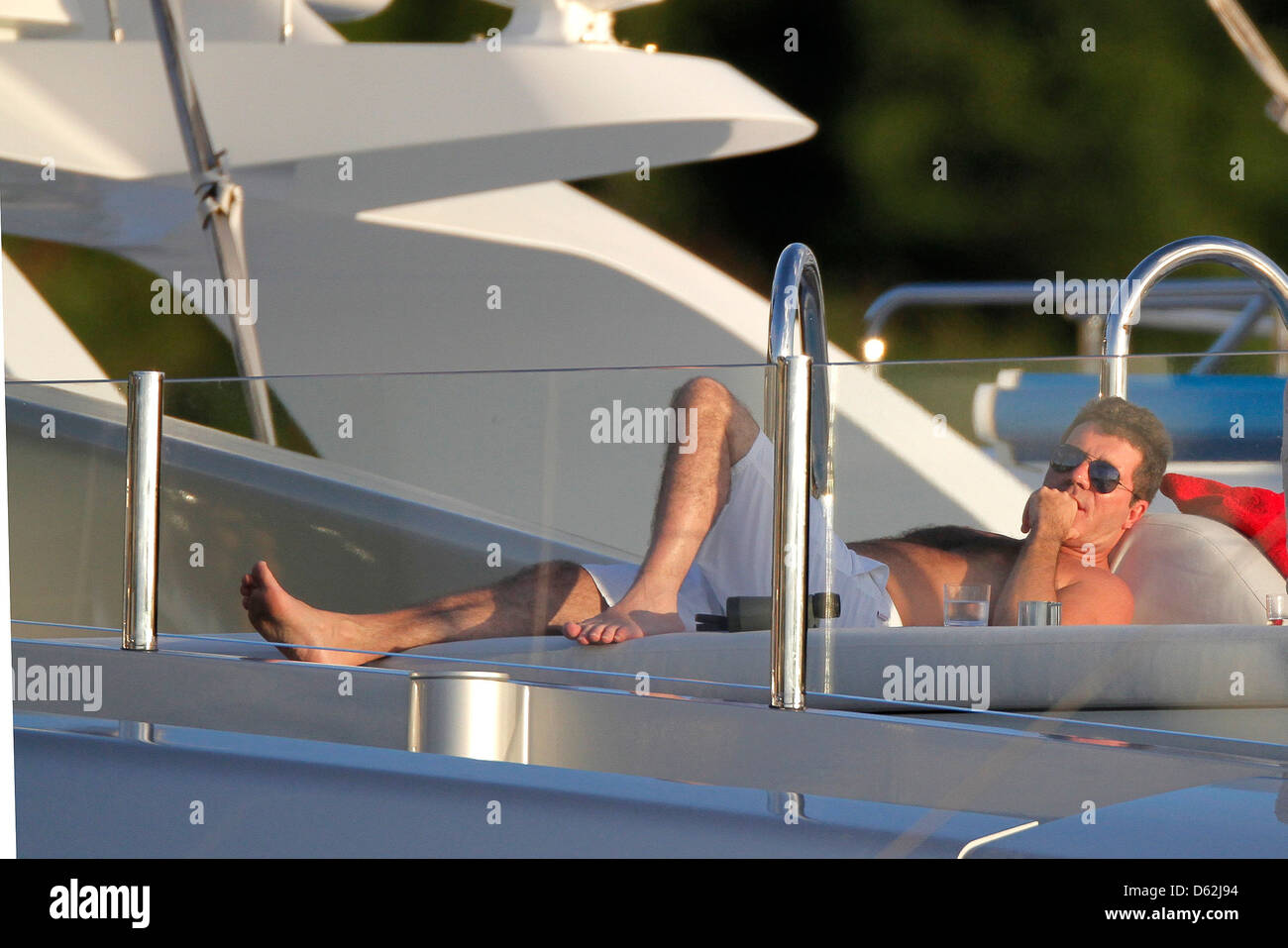Simon Cowell lounging on his yacht, 'Slipstream' Celebrities relaxing ...