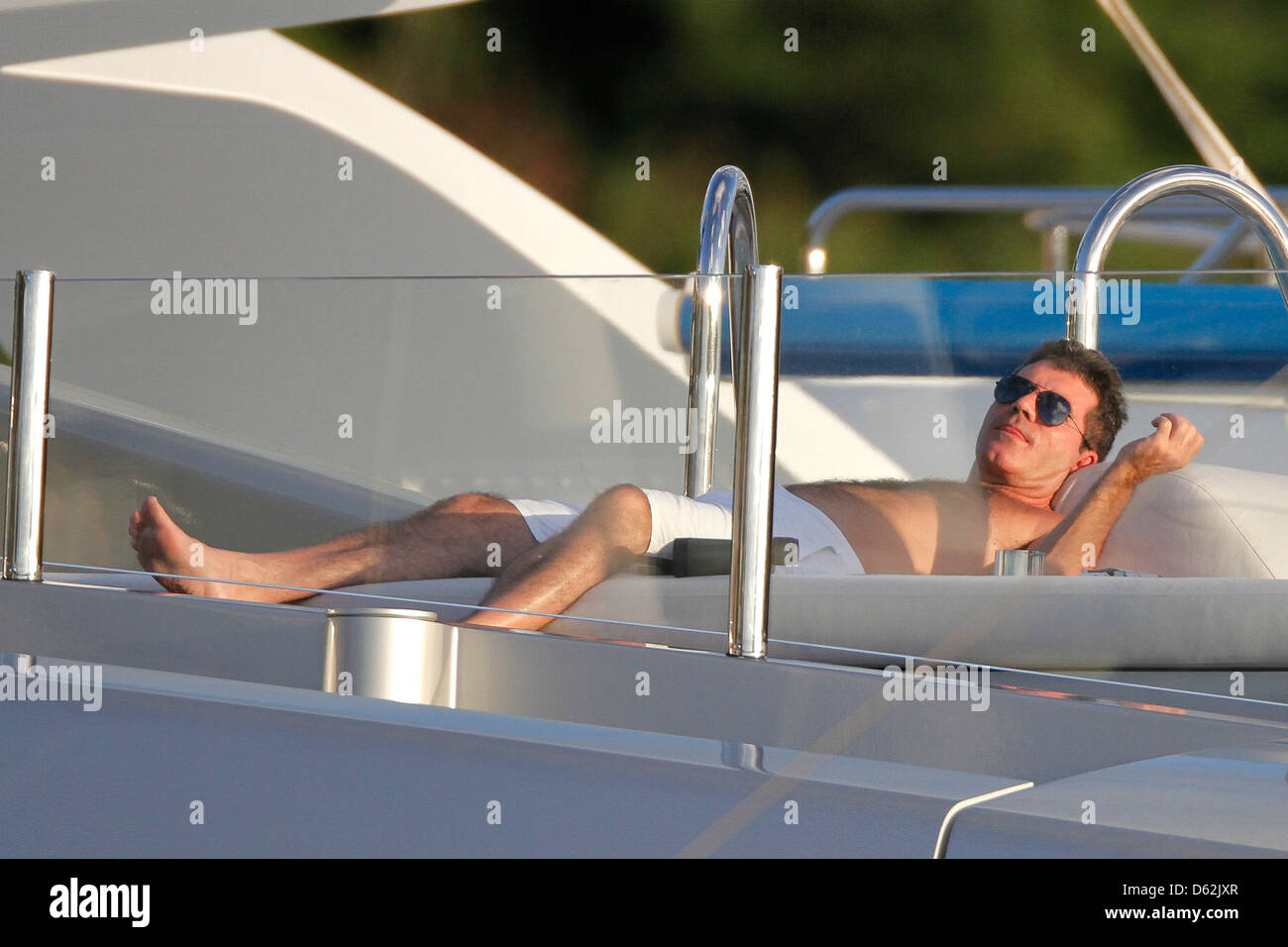 Simon Cowell lounging on his yacht, 'Slipstream' Celebrities relaxing ...