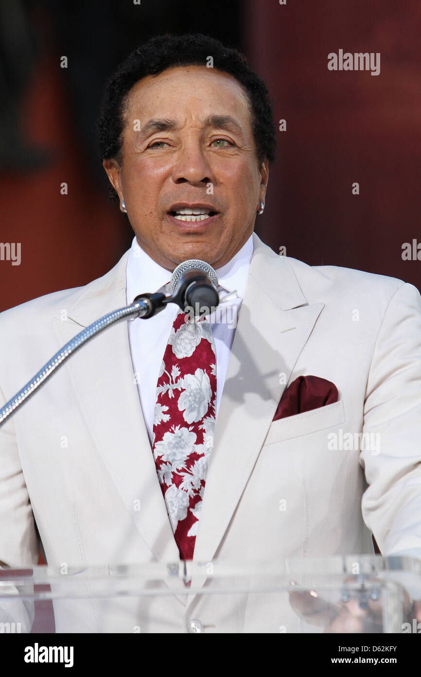 Smokey Robinson Michael Jackson's family and children immortalized ...