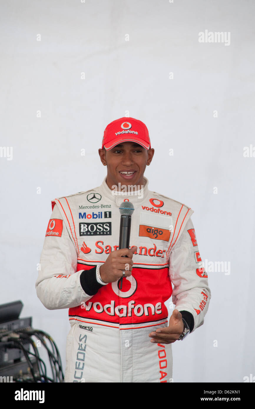 Lewis hamilton microphone hi-res stock photography and images - Alamy