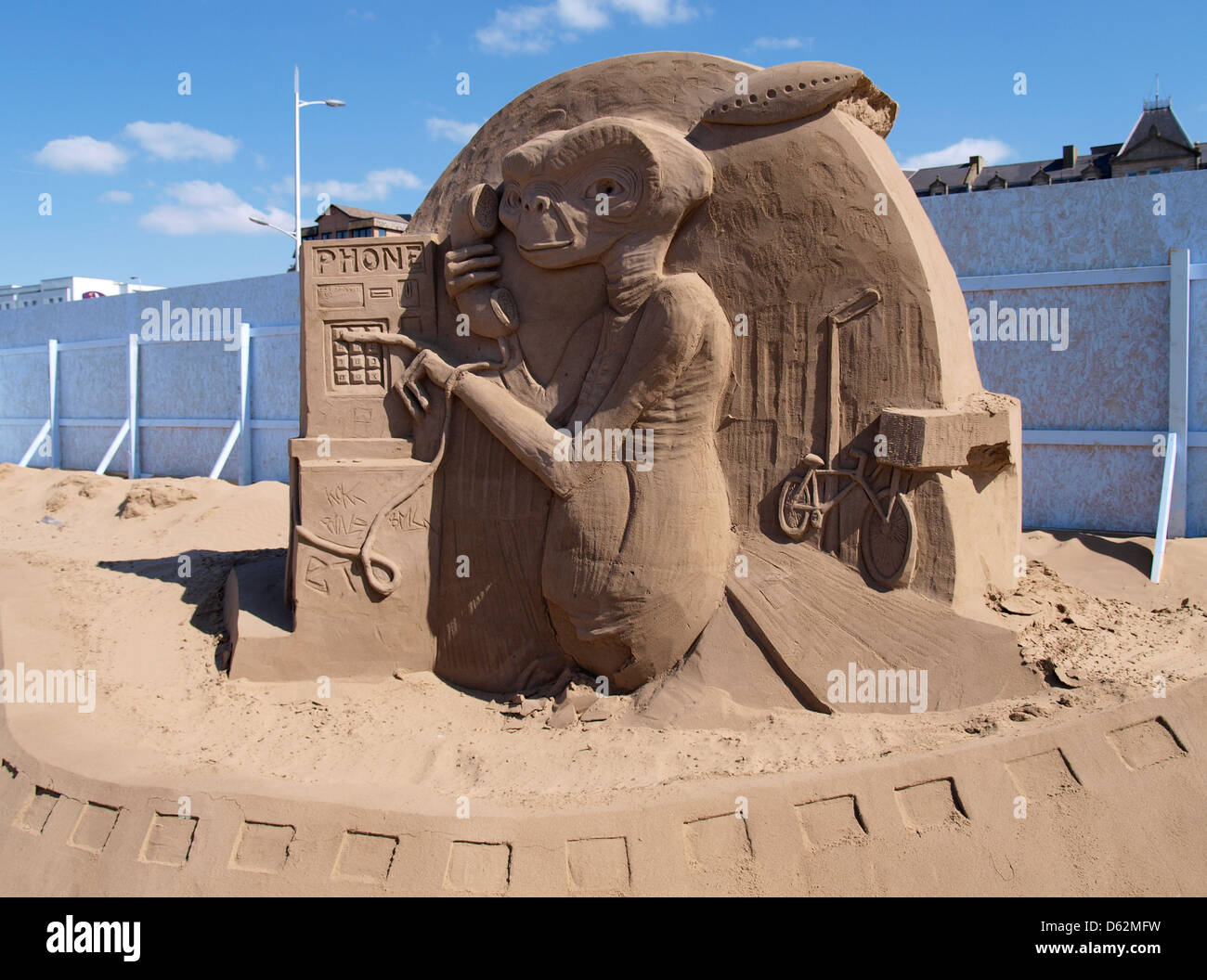 Weston super mare sand sculpture hi-res stock photography and images ...