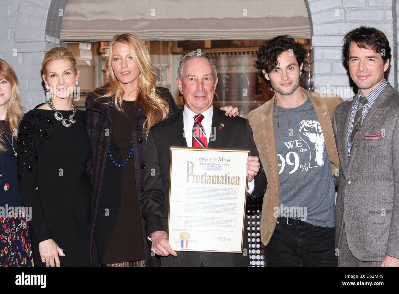 Blake lively kelly rutherford bloomberg hi-res stock photography and ...