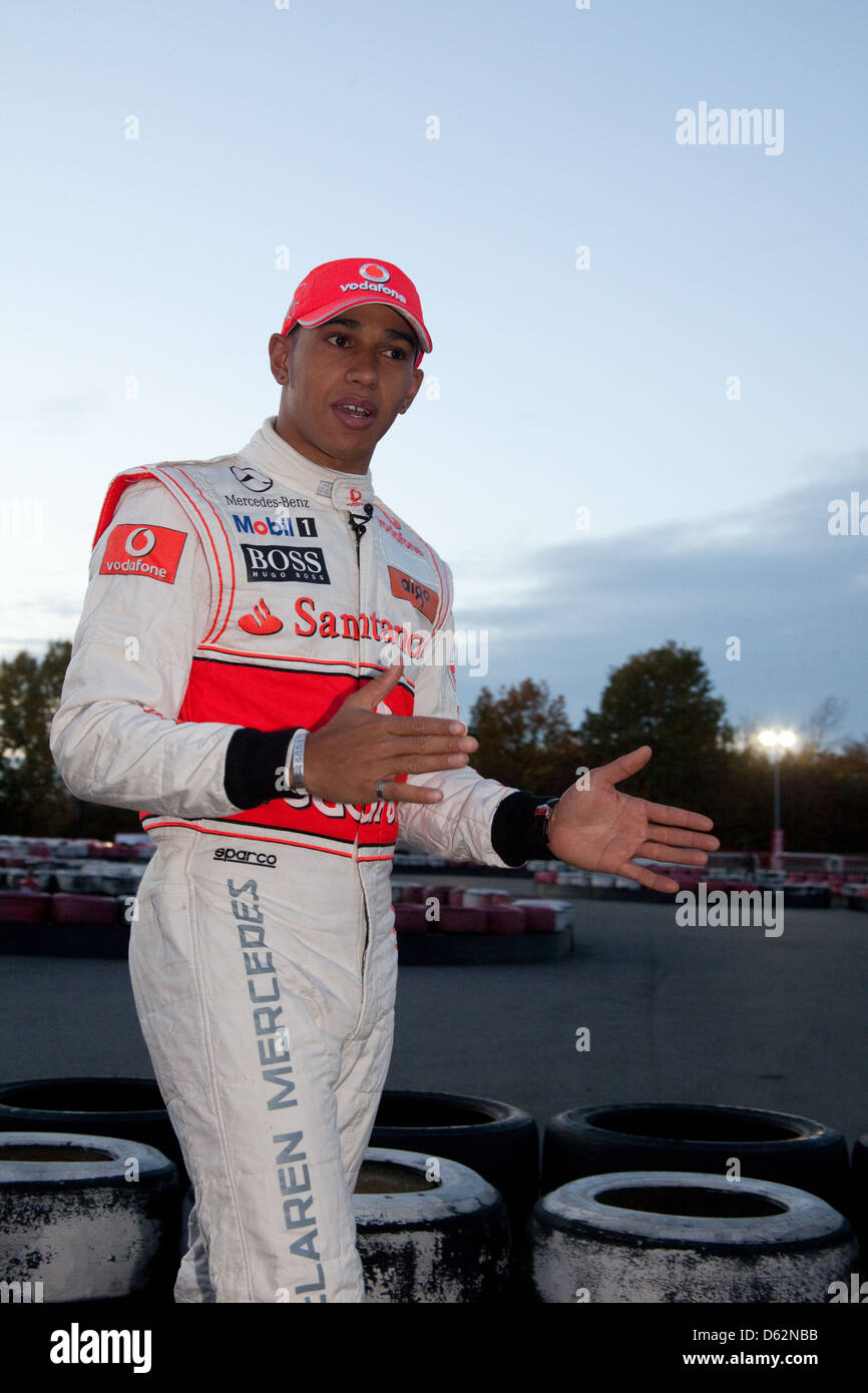 Lewis hamilton racing hi-res stock photography and images - Alamy